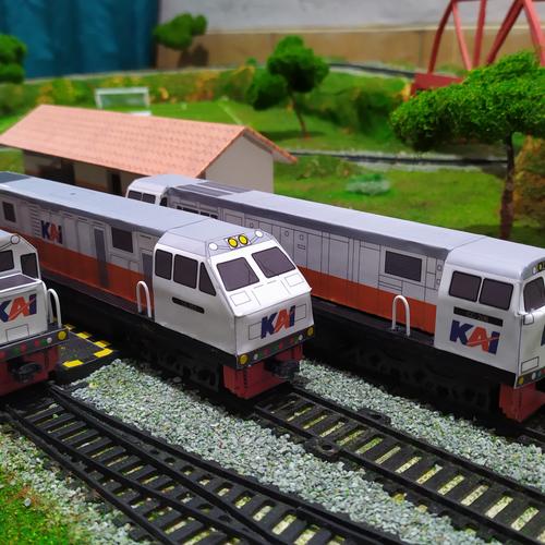 Jual Miniatur kereta api Mainan kereta api Lokomotif seri 206 hand made ...