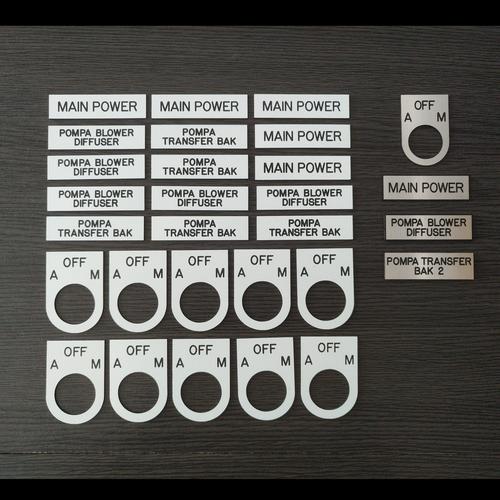 Jual Name Plate Panel Tag Nama Panel - Custom per cm2, Silver - Kab ...