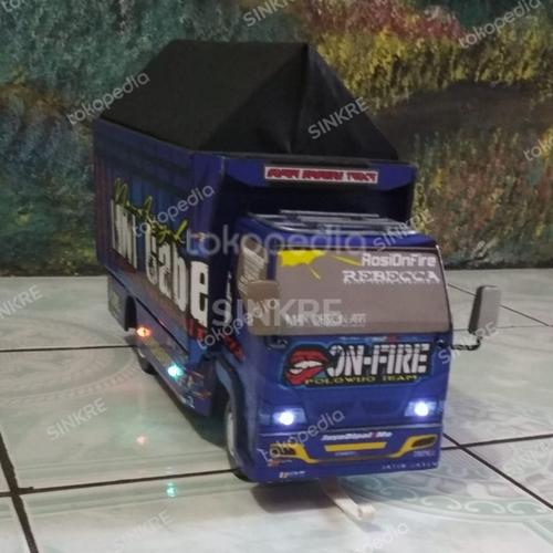 Jual mainan truk kayu anak miniatur truck oleng pakai sticker dan lampu ...