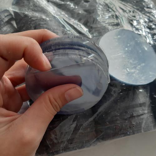 Jual Mika Pin Souvenir Gantungan Kunci Custom Plastik Bahan Pin - Mika ...