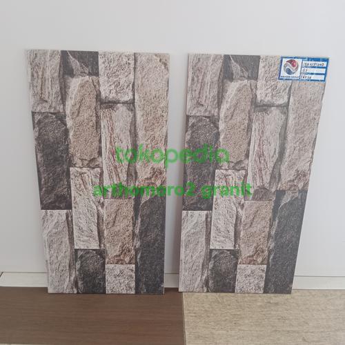 Jual kramik dinding motif batu alam 25/50,oxpord grey - Kab. Bogor ...