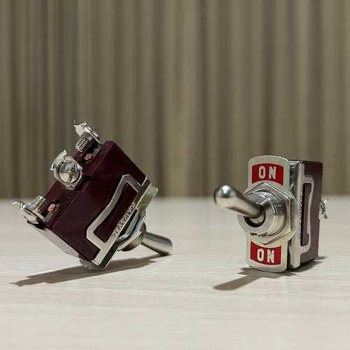 Jual SWITCH TOGGLE SAKLAR TOGLE 3 PIN ON ON 15A 250V 20A 125V KN3C-102 ...