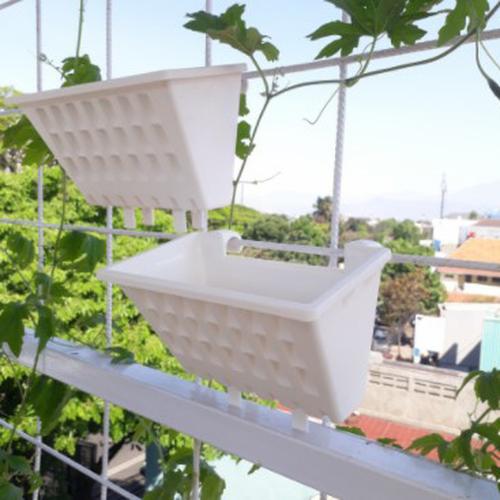 Jual Pot Tanaman Putih Pot Gantung Pagar Pot Bunga Plastik tempel ...