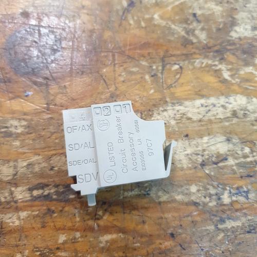 Jual E103955 circuit breaker auxlery schneider original 100% - Jakarta ...
