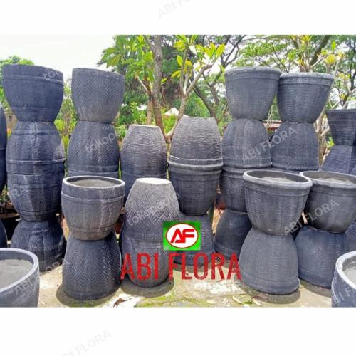 Jual Pot Gentong besar motif minimalis / pot semen / pot gentong batu ...