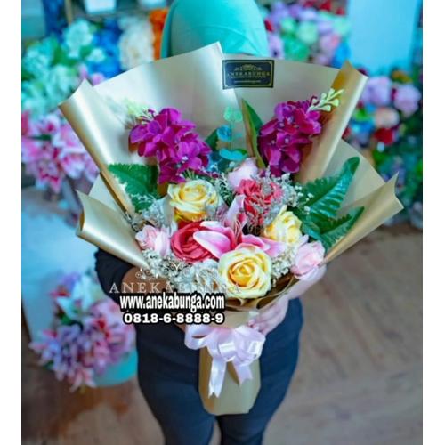 Jual Buket Bunga Palsu Plastic Bouquet Flower Bucket Ulang Tahun ...