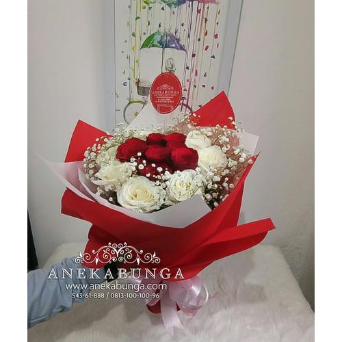 Jual Buket Bunga Mawar Segar Merah Putih Red White Rose Hand Bouquet ...