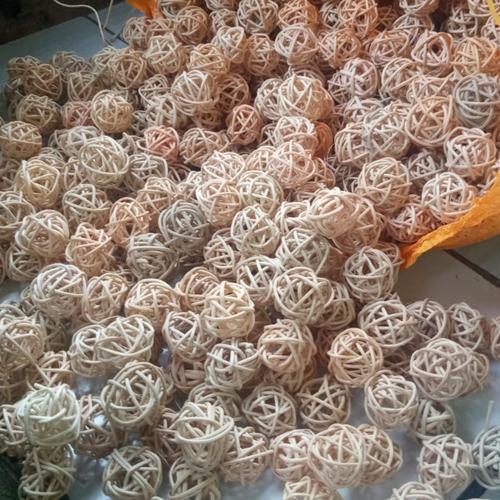 Jual Bola rotan mini | mini rattan ball | hamster chew toys |mainan ...