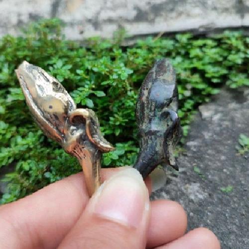 Jual Sepasang 2 Pusaka Kembang Bunga Wijaya Kusuma Kuningan Dan Hitam ...