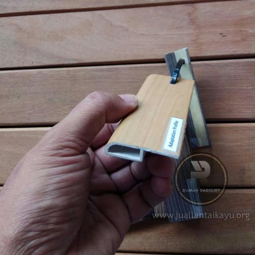 Jual Aksesoris Lis Parket PVC - MDF Panjang 240cm Perbatang - Adaptasi ...