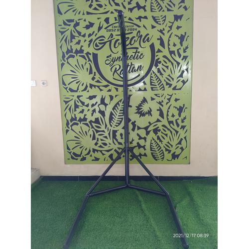 Jual Tiang Ayunan Gantung Rotan Sintetis Segitiga Stand Besi Bandulan ...