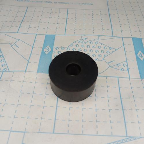 Jual karet shock breaker belakang atas rata Toyota kijang Innova 90948 ...