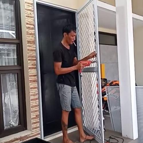 Jual pintu expanda aluminium kasa nyamuk magnet - Kota Bekasi ...