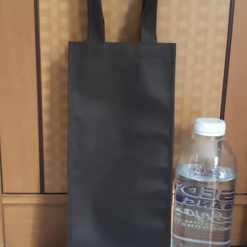 Jual Goody Bag Spunbond Ukuran Wine Kotak Hitam T.35 X W.10 X G.10 ...