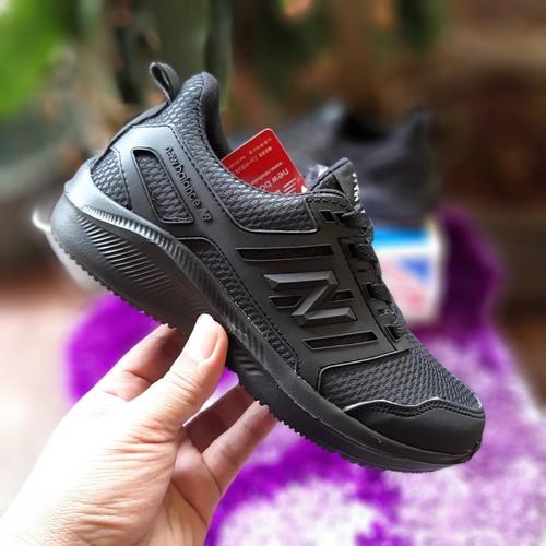 Jual sepatu sekolah anak SD SMP sneakers full hitam size 33-37 - 37 ...