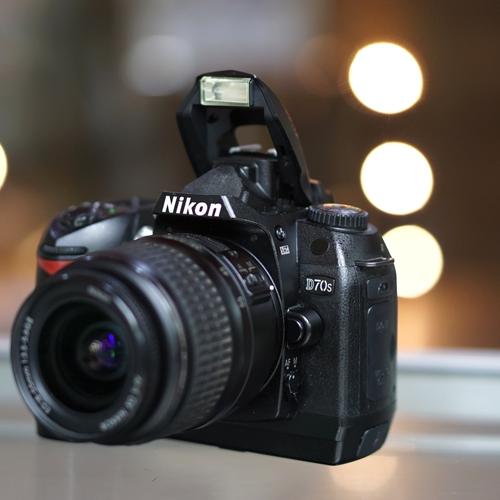 Jual Nikon D70s kit 18-55mm - Jakarta Pusat - SAKURA CAMERA | Tokopedia