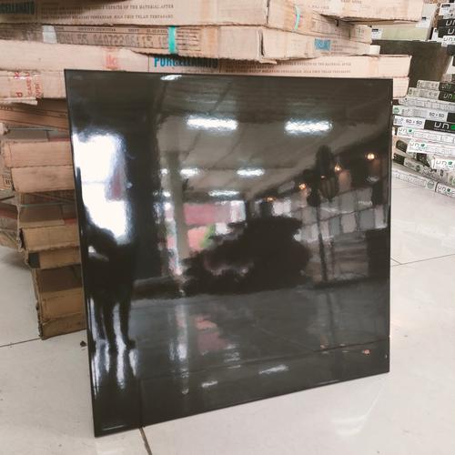 Jual keramik lantai 50x50 Hitam Polos Glossy - Kab. Bogor - CENTRAL ...