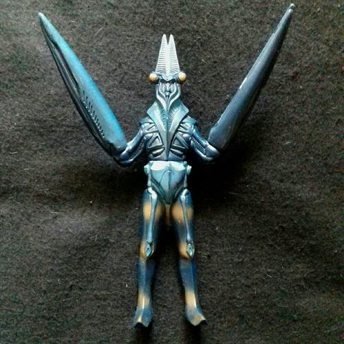 Jual Ultra Monster Series 20 Cm Powered Alien Baltan by Bandai ...