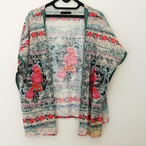 Jual outer cardigan motif bunga wanita - Kab. Tangerang - yuli seken ...