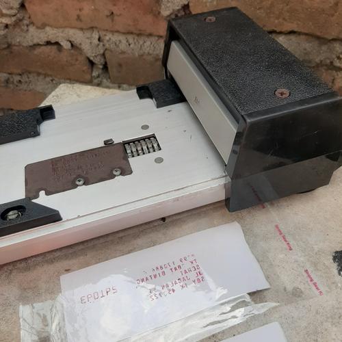 Jual BARTIZAN CM1000 NAME CARD MANUAL SLIDE MACHINE MADE IN USA - Kota ...