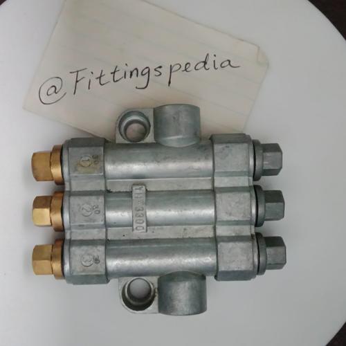 Jual Distributor / Terminal Oli (Valve) 3 lubang 1/8" X Drat M8 X 1.0 ...