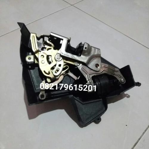 Jual Door Lock Pintu Belakang Kanan mercedes benz W202 ori - Jakarta ...