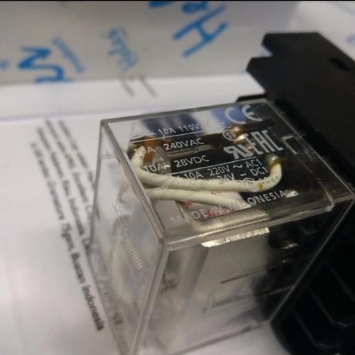 Jual Relay Omron LY4 220V 10A 14Kaki Original Omron + Socket Biasa ...