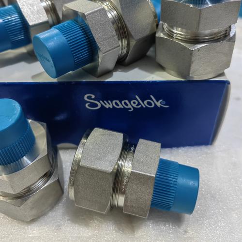Jual Male Con 1" OD x 1/2" MNPT SS316 Swagelok SS-1610-1-8 - Kota Batam - Levino Yuliantara ...