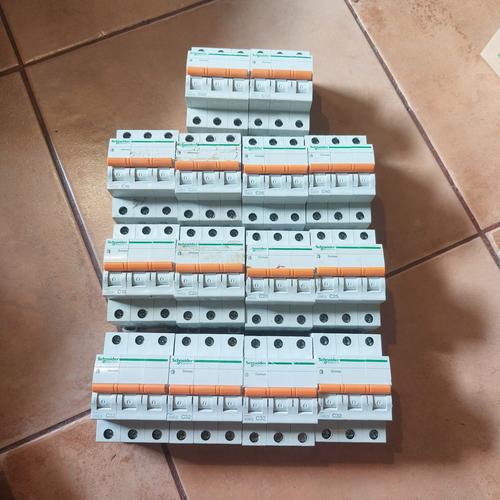 Jual Schneider DOMAE MCB - 3P 32A 3 phase 32 Ampere breaker 3phas 3 ...