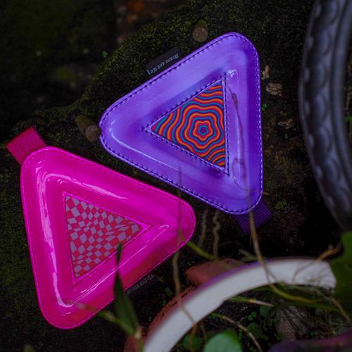 Jual Triangle Reflector Arana "Optic Illusions" - Merah Muda - Kab ...