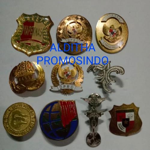Jual pin Magnit/pin Kuningan sepuh emas/pin custom - Jakarta Pusat ...