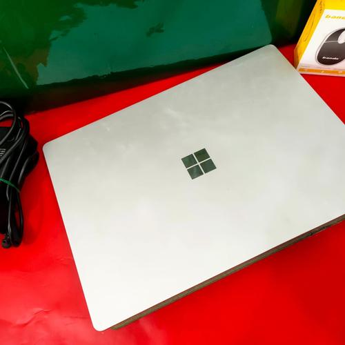 Jual Laptop Microsoft Surface core i5-7200 8/256 GB - Kota Medan - Mari ...