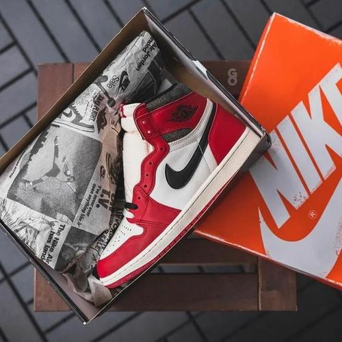 Jual AIR JORDAN 1 RETRO HIGH OG LOST AND FOUND - 40 - Kota Surabaya ...