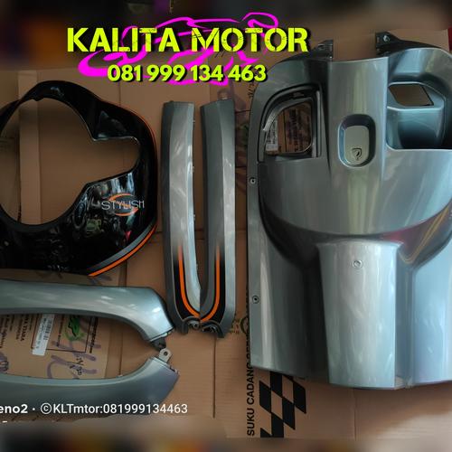 Jual Cover body depan scoopy led scopy esp 2017 hitam silver - Kota ...