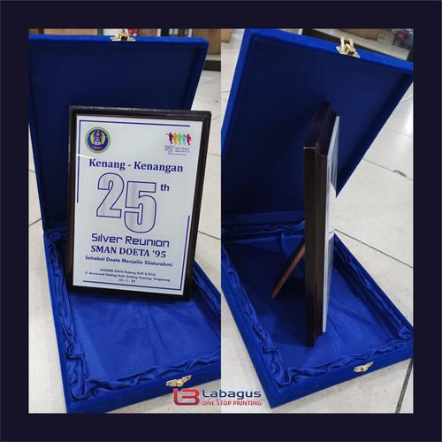 Jual Kotak Plakat Akrilik | Box Bludru Box | Box Plakat - Kab ...
