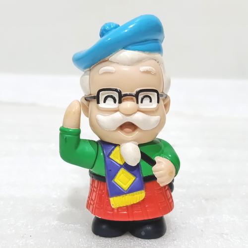 Jual Figure colonel sanders around the world (scotland) - Kota Makassar ...