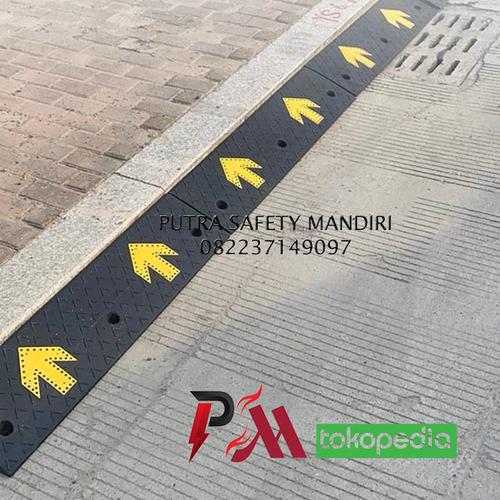 Jual RUBBER RAMP CURB THRESHOLD 95X23X5 CM KARET TANJAKAN KURSI RODA ...