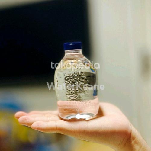 Jual AQUA Mini Air Mineral 220ml x 24 botol (1 dus) - Jakarta Barat ...