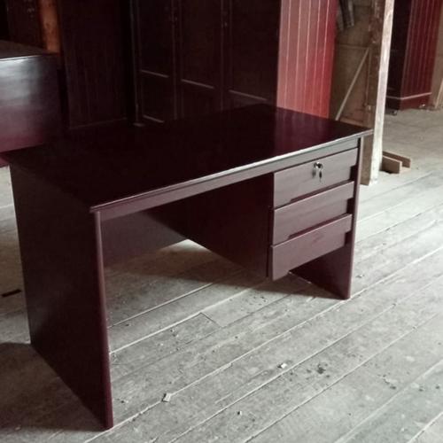 Jual Meja Kantor / Meja Tulis / Meja Kerja 1/2 Biro Kayu Lokal - Kota ...