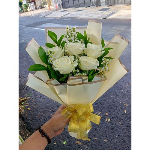 Jual BUKET MAWAR PUTIH - BUKET WISUDA LAMARAN ANNIVERSARY - BUKET ...