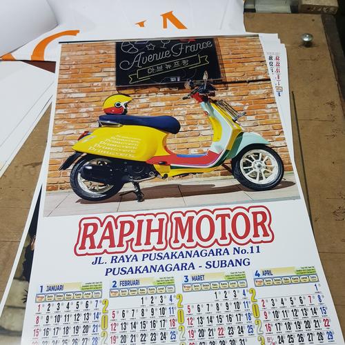 Jual preorder kalender custom gambar dan nama toko / merek ukuran 32x48 ...