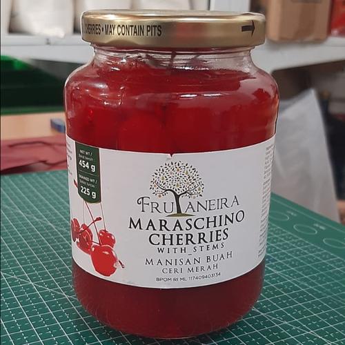 Jual Cherry Merah Tangkai Frutaneira / Red Cherry Frutaneira - 454 Gram ...