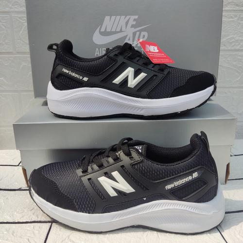 Jual Sepatu sekolah cewe cowo tali hitam putih new balance size 38-43 ...