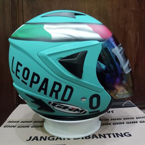 Jual Helm Dewasa Motif Vista Leopard Kaca Pelangi - Tosca, All Size ...