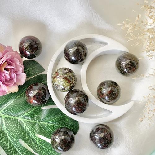 Jual Bloodstone Mini Sphere - Healing Crystal - Lucky Stone - 2,5cm ...