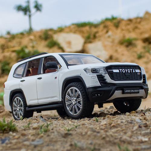 Jual JINLIFANG Die-cast toy car TOYOTA LAND CRUISER LC300GT scale 1:24 ...