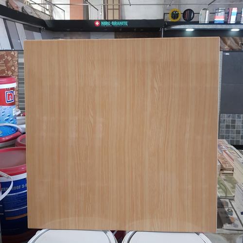Jual Keramik Lantai 40X40 Mcc Wood Beige Glossy Kilap - KW 2 - Kab ...