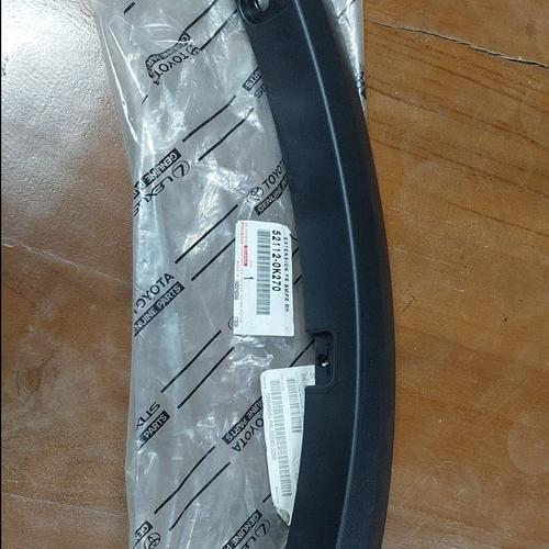 Jual Moulding Extension Bumper Depan Kanan Toyota Fortuner - 52112 ...