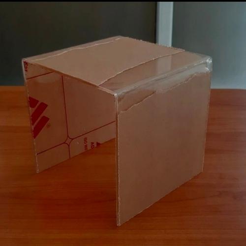 Jual Display mainan//Akrilik display//Display Figure - 10x12x8 ...