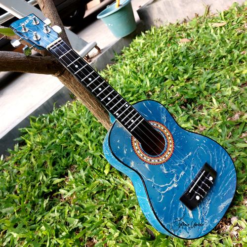 Jual ukulele senar 4 motif biru abstrak - Kab. Sukoharjo - MINIO ...